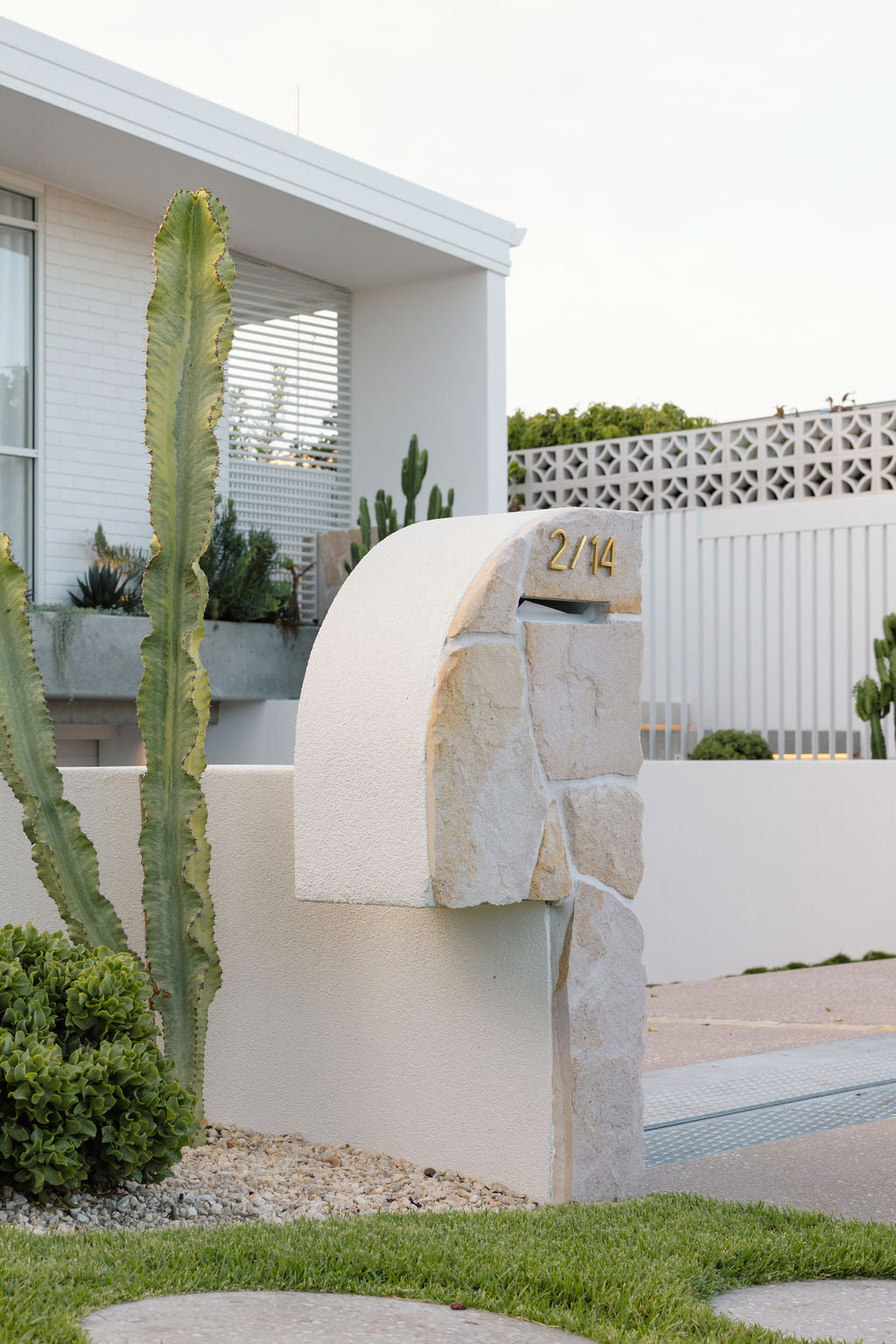 Casper Stone - Freeform – Arlo Stone & Finishes