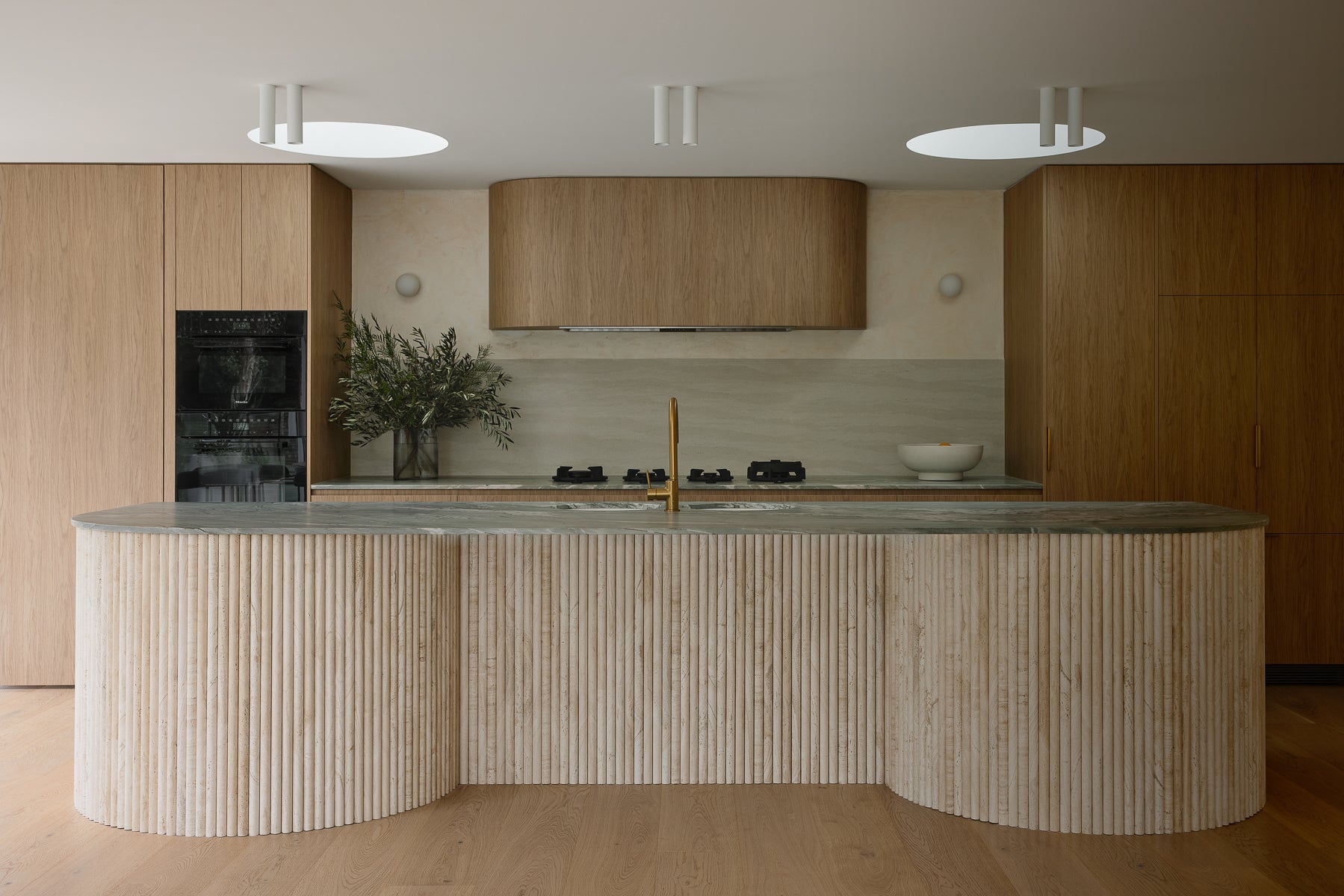 Superwhite Travertine Flutes – Arlo Stone & Finishes